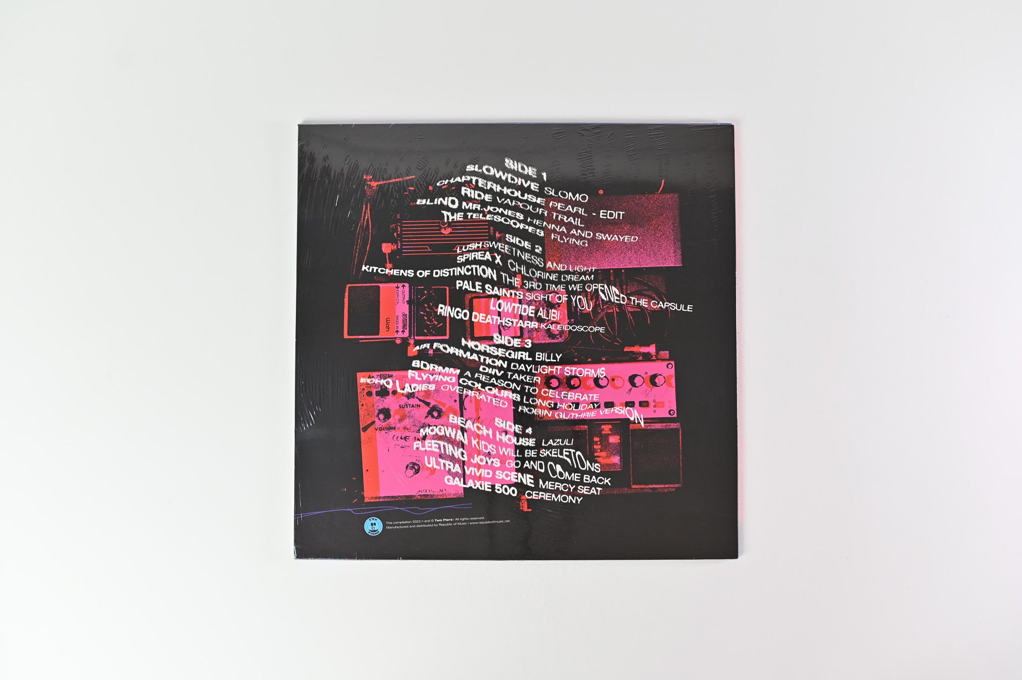 Various - Waves Of Distortion (The Best Of Shoegaze 1990-2022) on Two